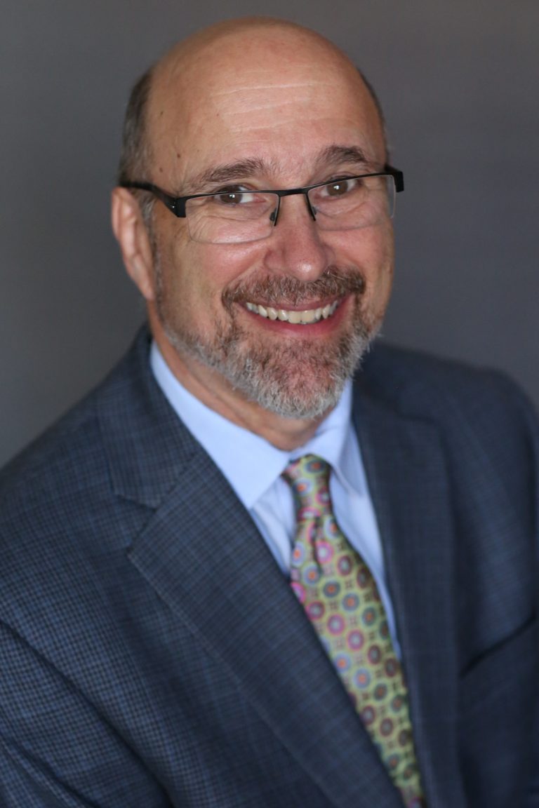 The dilemma: to join a group practice or go solo | New England Psychologist